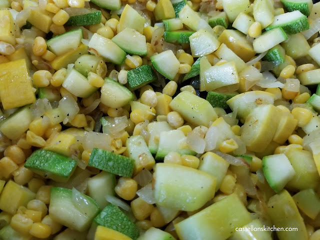 Castellon's Kitchen: Corn and Squash Casserole