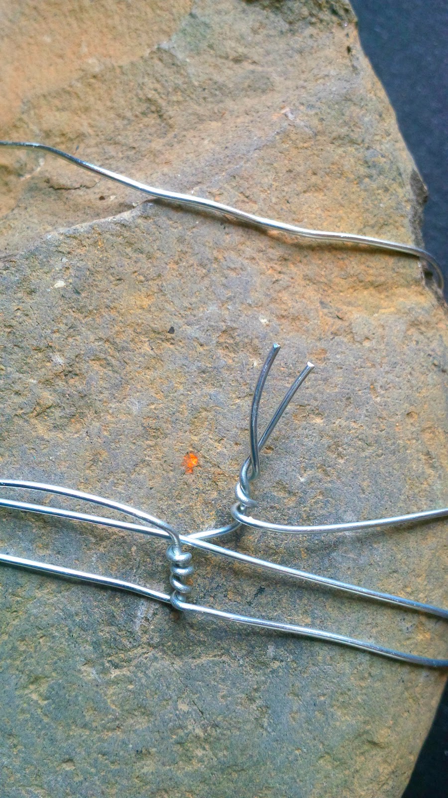 Nature Craft: Wire-Wrapped Rocks