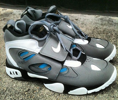 Nike Diamond Turf's 2 Available @ Retailer