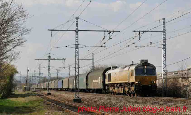 Loco-Revue: Une class 77 en H0