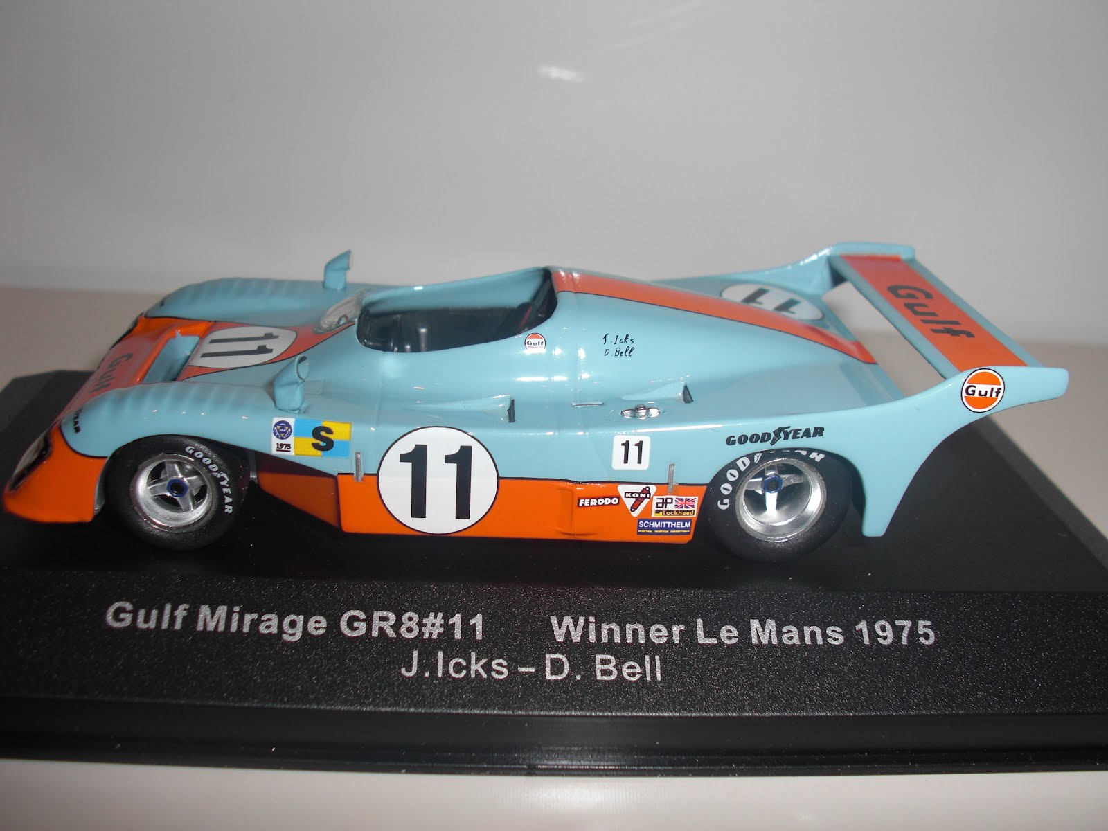 24 Heures du Mans: Gulf Mirage GR8 #11 Winner Le Mans 1975 J. Icks - D ...