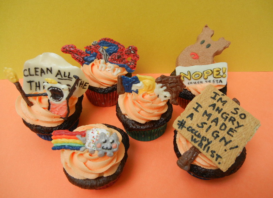 Sugar Swings! Serve Some: 2011 meme cupcakes....!