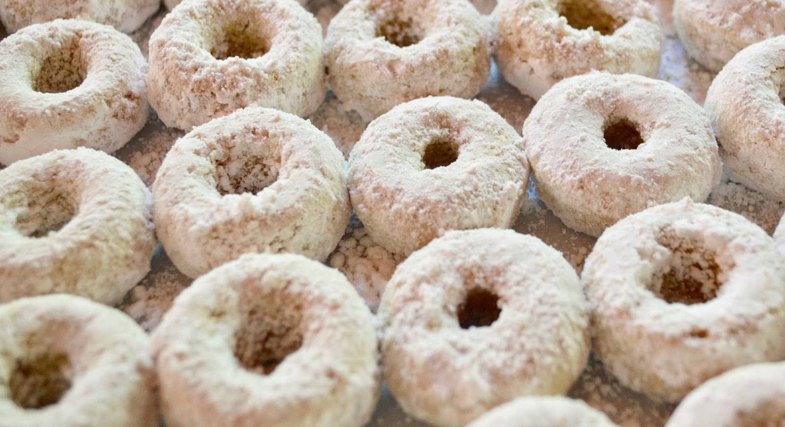 Once Upon A Pedestal: Mini pies & donuts