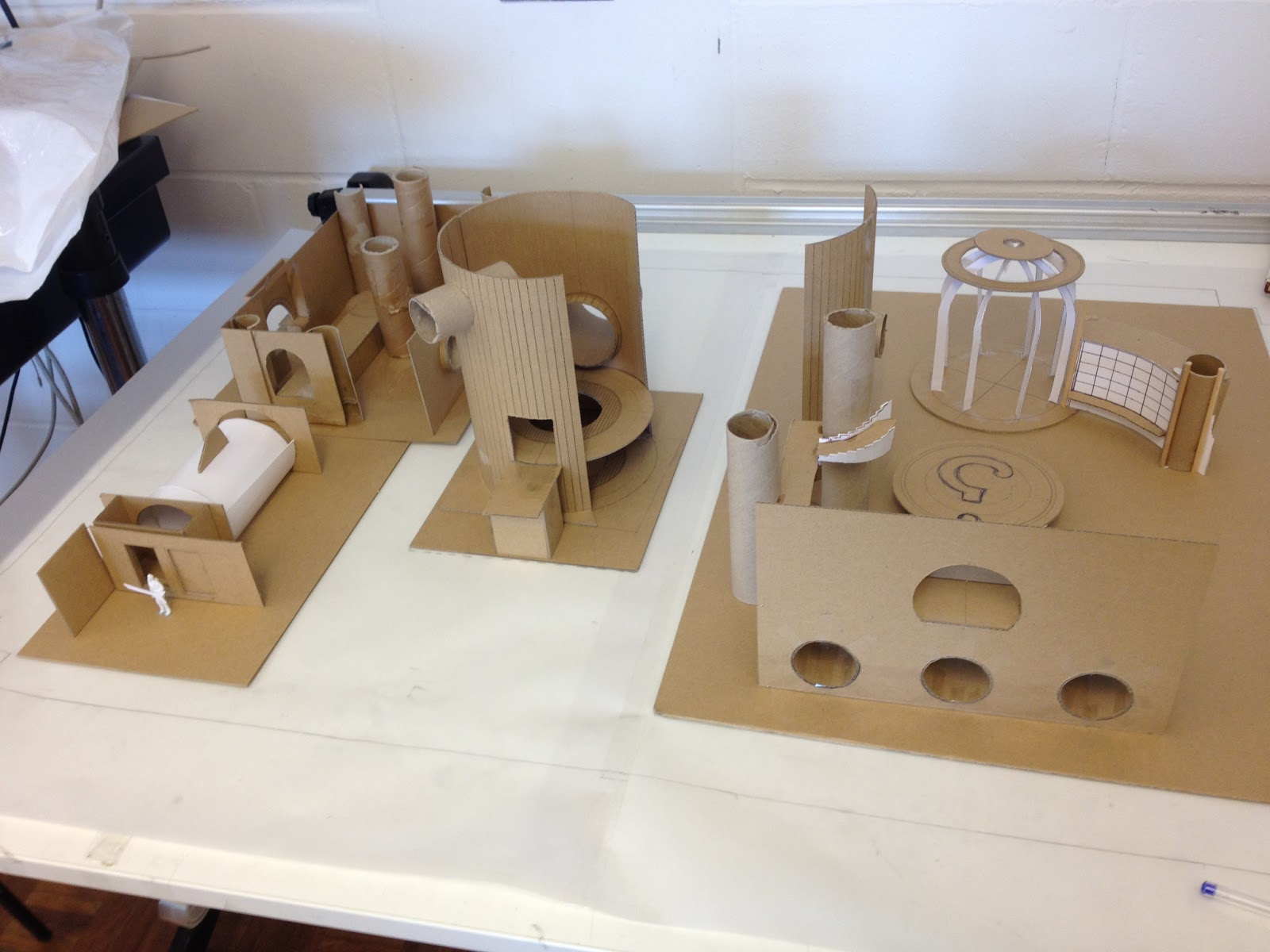 Daniel Gubba - Set and Props.: Design for Film - Batman: The Riddler's Lair