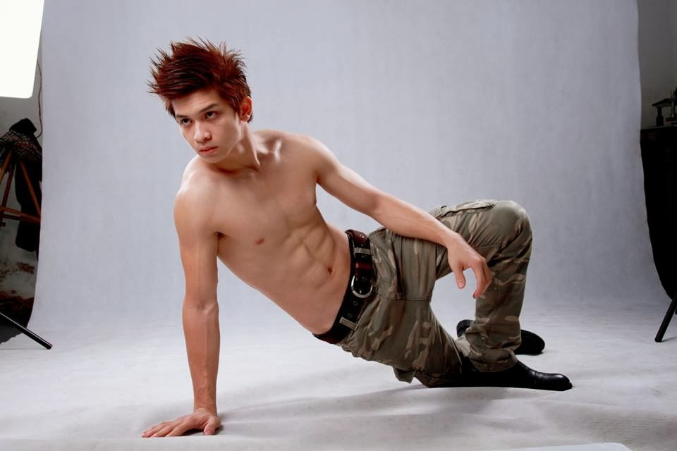 M y a n m a r H u n k s: Shirtless Nay Win @ Shooting