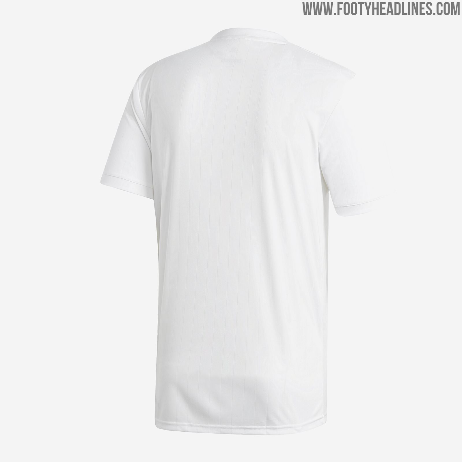 Boring Chicago Fire 2020 Away Kit Released - Plain White T?! - Footy ...