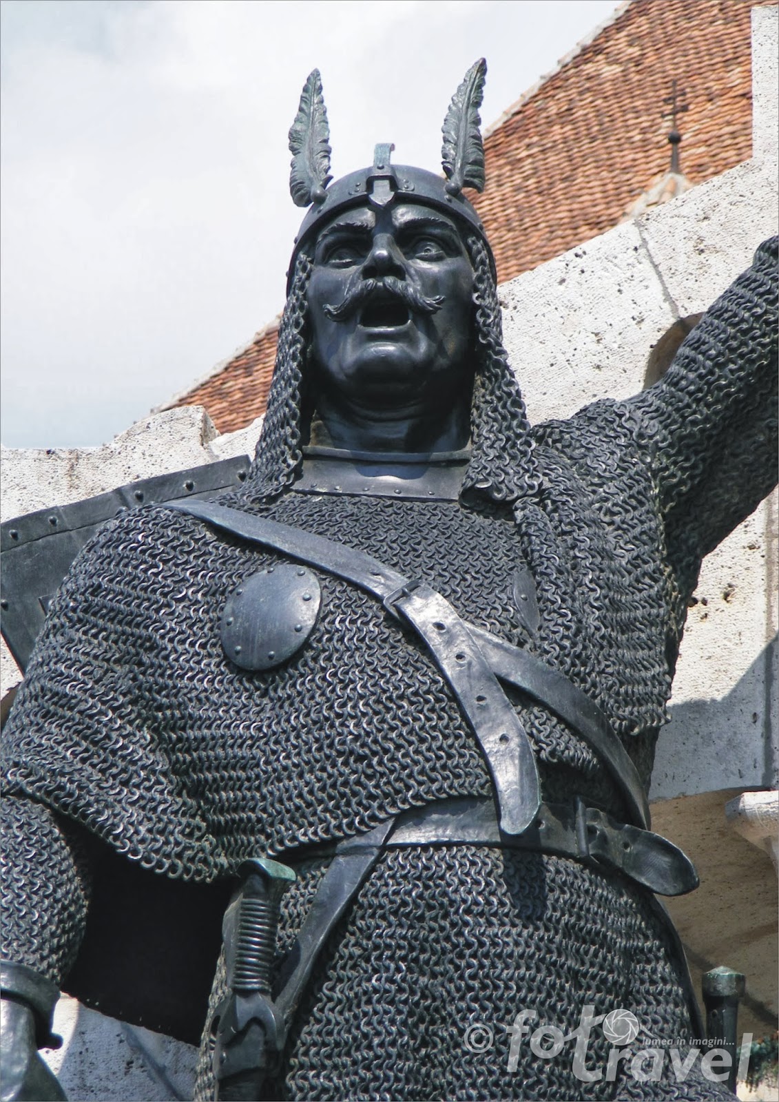 Foto travel: Statuia lui Matia Corvin împlinește 111 ani