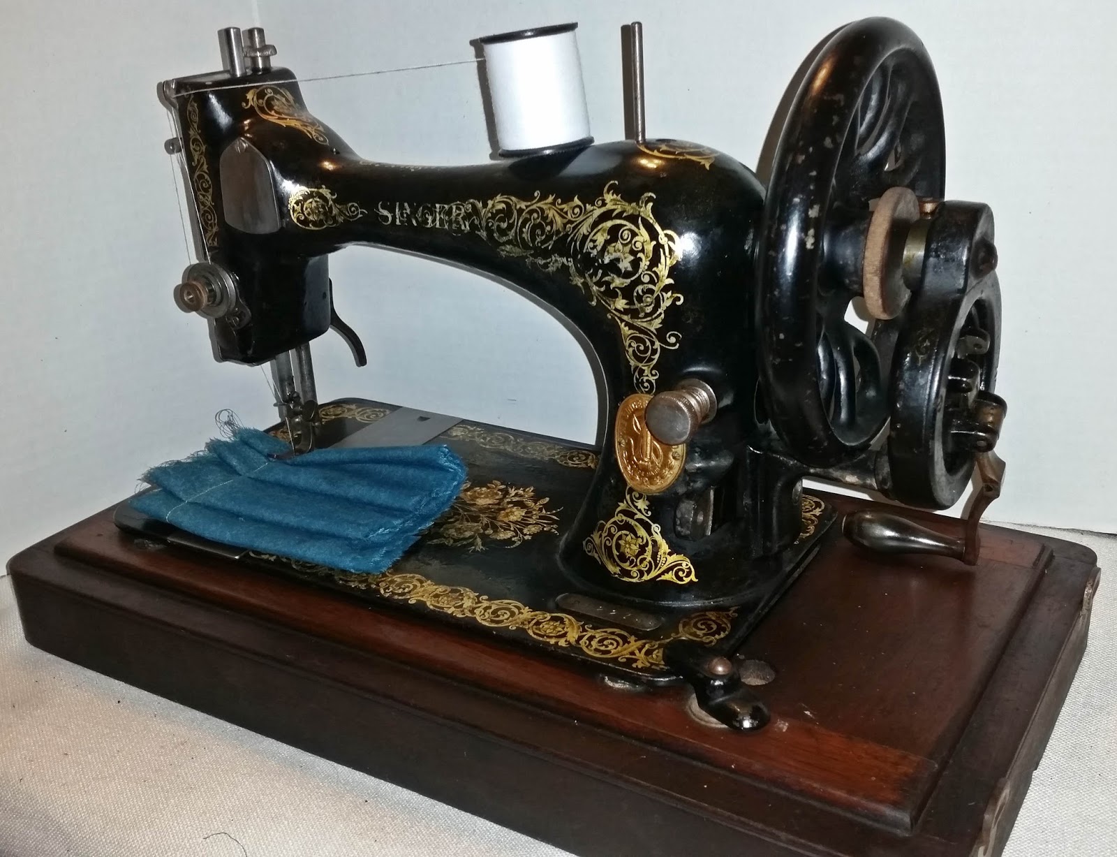 DragonPoodle Studio: A Radical Approach to (Sewing Machine) Beauty