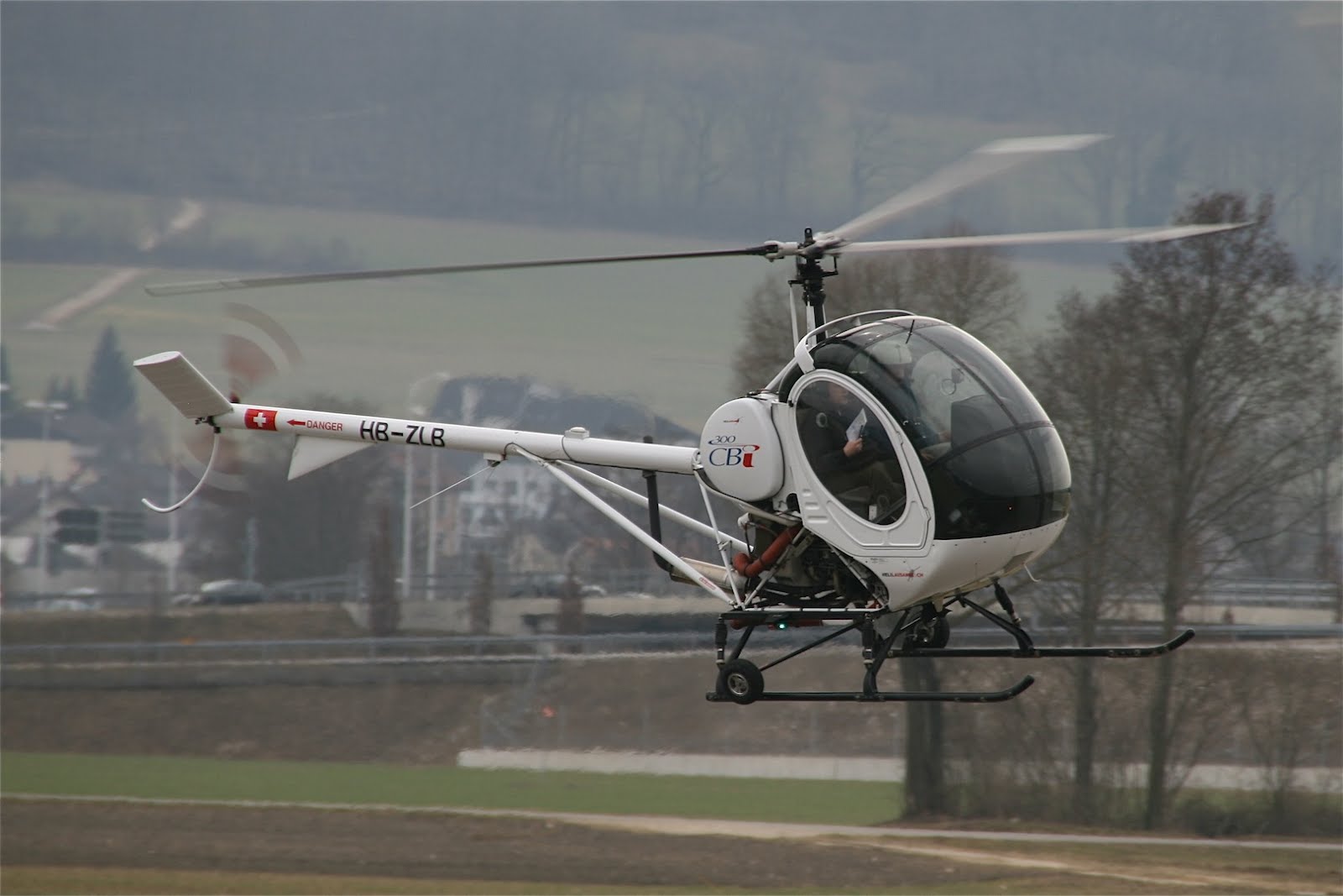 aero-wing: HB-ZLB_SCHWEIZER S300 CBI_HÉLI-LAUSANNE SA_GRENCHEN