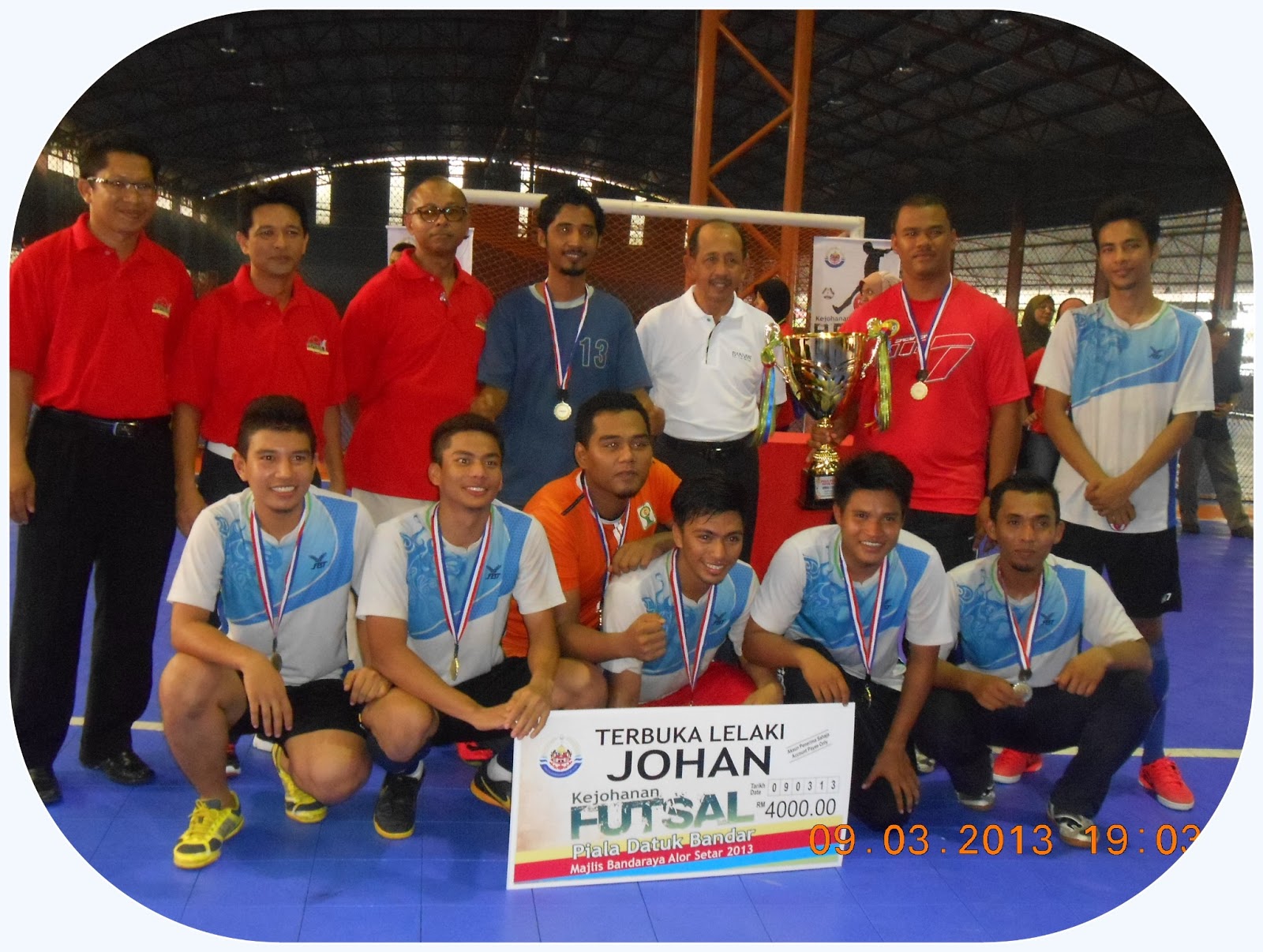 SEMANGAT JATI MBAS: Kejohanan Futsal Piala Datuk Bandar 2013