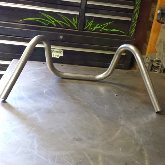 ZOMBIE PERFORMANCE: El Guapo Bars!