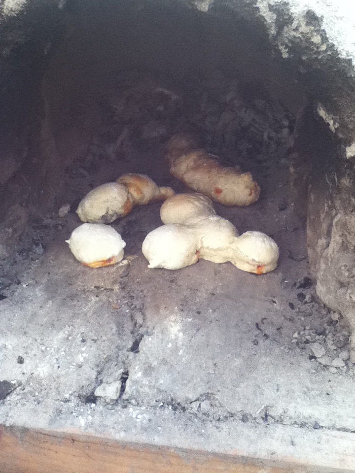 Medieval Milliner: Medieval Clay Oven