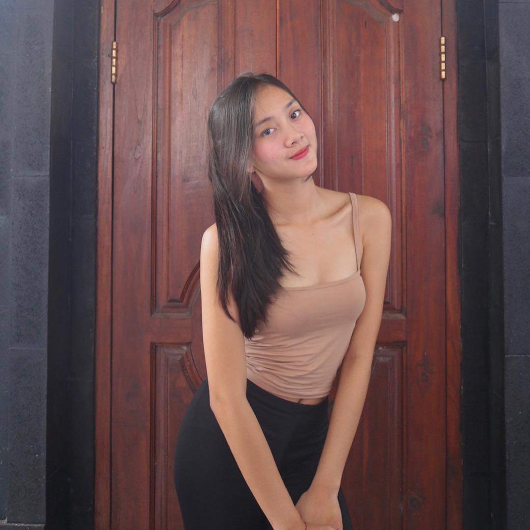 Ngentot Dengan Ibu Guruku Yang Masih Perawan Dan Sexy