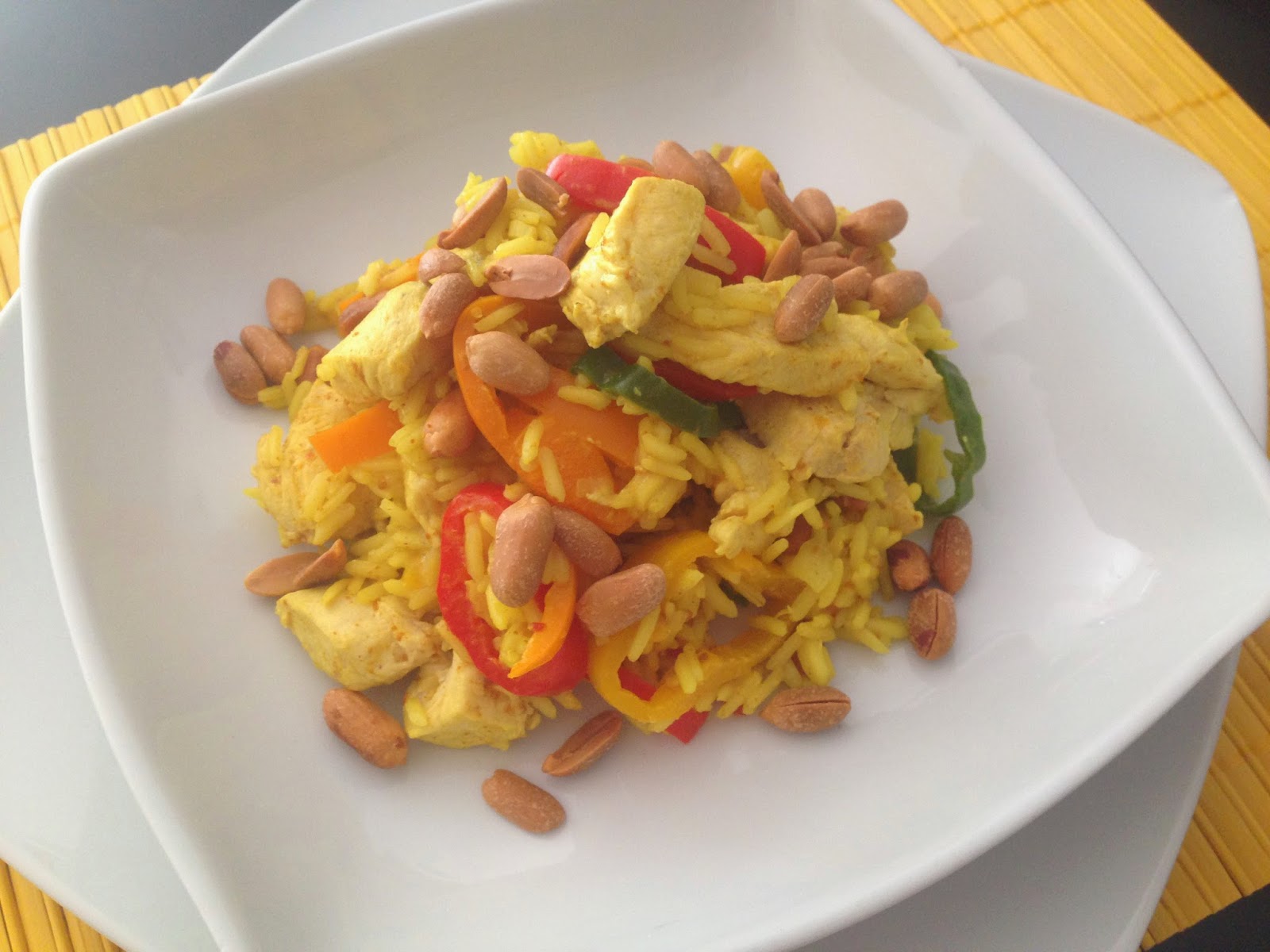 Arroz de Frango com Caril e Amendoim