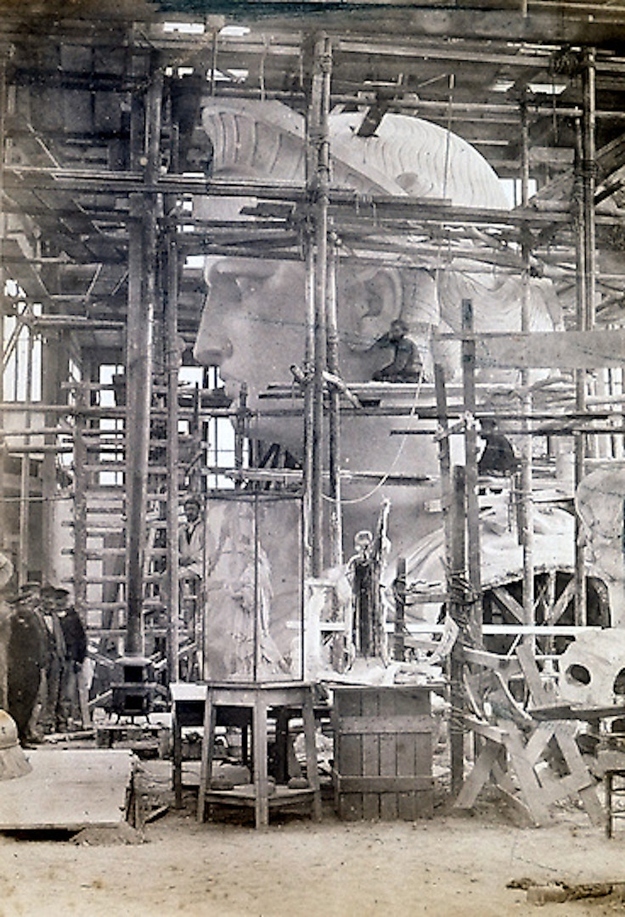 vintage everyday: Incredible Photos of The Statue of Liberty Construction