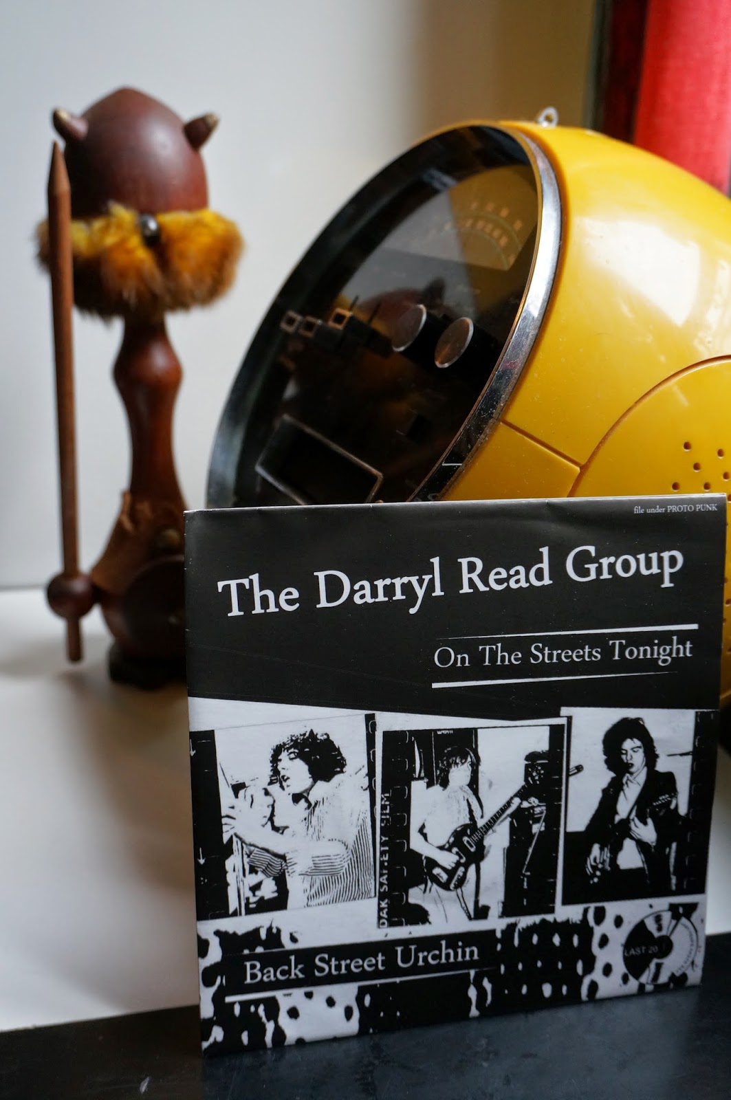 The sound of CrazeeGirl !: The Darryl Read Group - On the streets ...