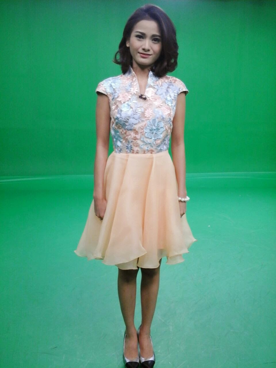 Jessica Tan: HOST INSERT PAGI - TRANS TV