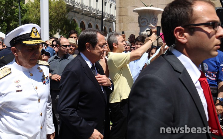 ΠΡΕΖΑ TV ©: Όλη η εγχωρια διαπλοκη παρηλασε στη κηδεια του Κωνσταντινου ...