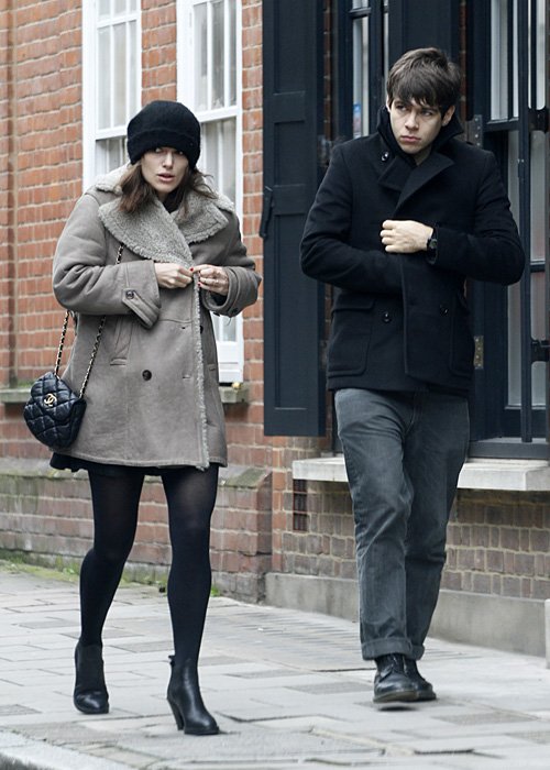 Buzz Images: Keira Knightley and boyfriend James Righton enjoy a ...