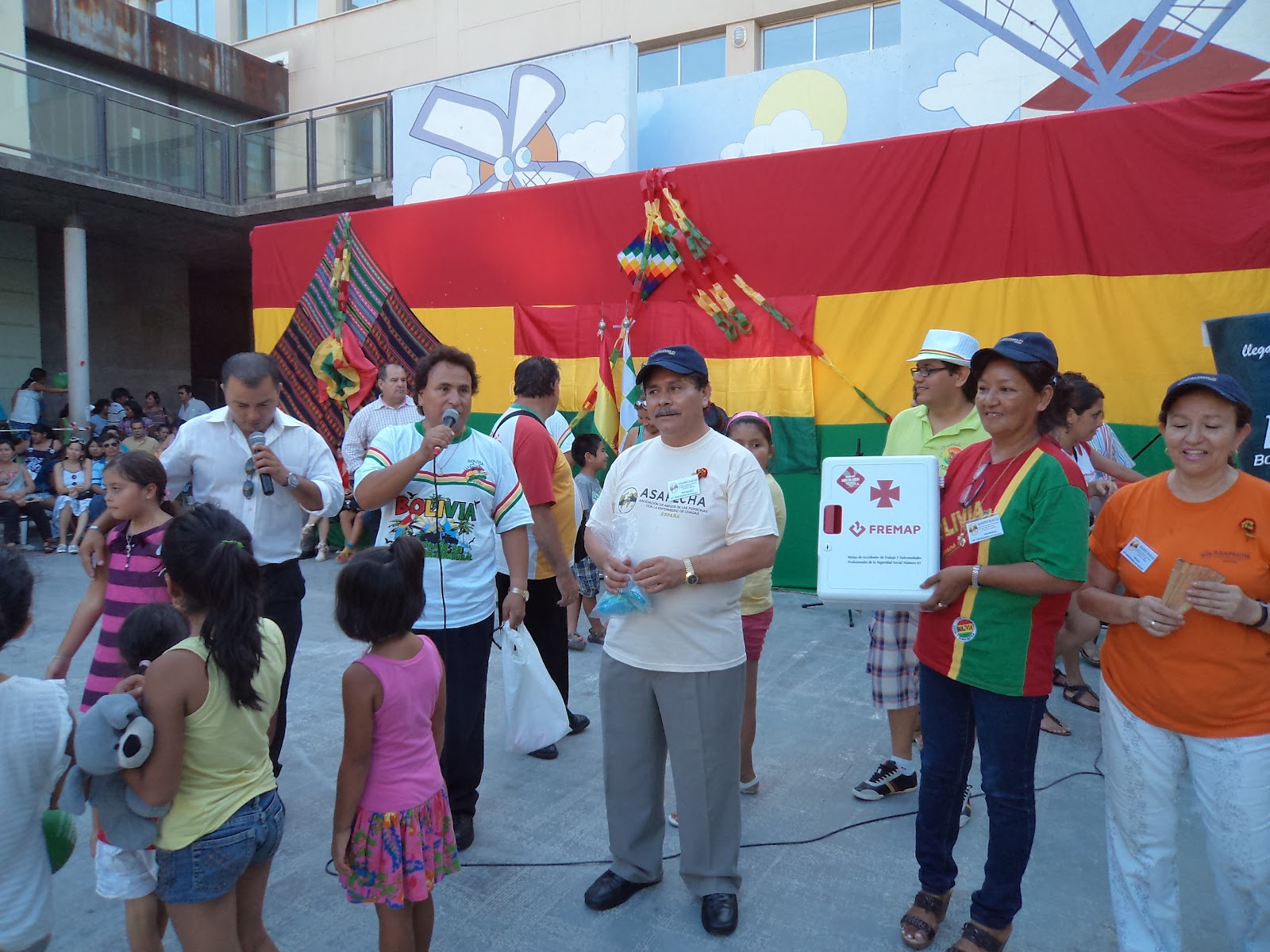 Asapechavae Valencia España: 187 ANIVERSARIO DE BOLIVIA EN VALENCIA ESPAÑA Asapechavae Valencia España: 187 ANIVERSARIO DE BOLIVIA EN VALENCIA ESPAÑA