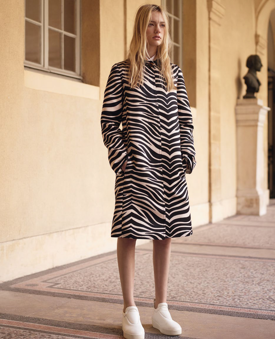 l'essence de l'élégance: rianne van rompaey, lineisy montero and steph ...