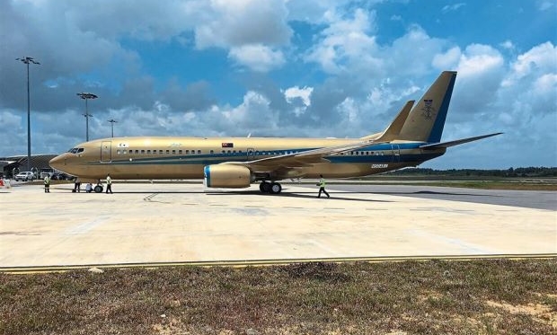 Sultan Ibrahim of Johor Malaysia Buys Custom Boeing 737 - Aircraft ...