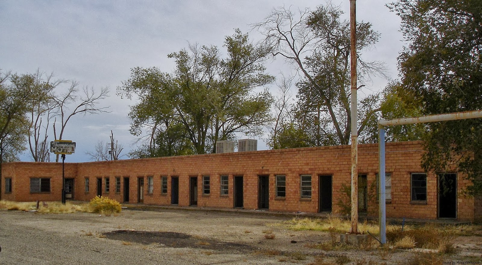 The Southwest Through Wide Brown Eyes: Thompson Springs, a Mostly Ghost ...