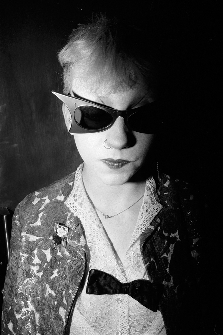 A Rebellion of Youth: 25 Amazing Black and White Photographs Depict the ...