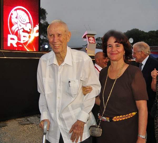 NOTICIAS Y EFEMERIDES MUSICALES Y DEL CINE: HACE 7 AÑOS, MUERE CARLOS ...