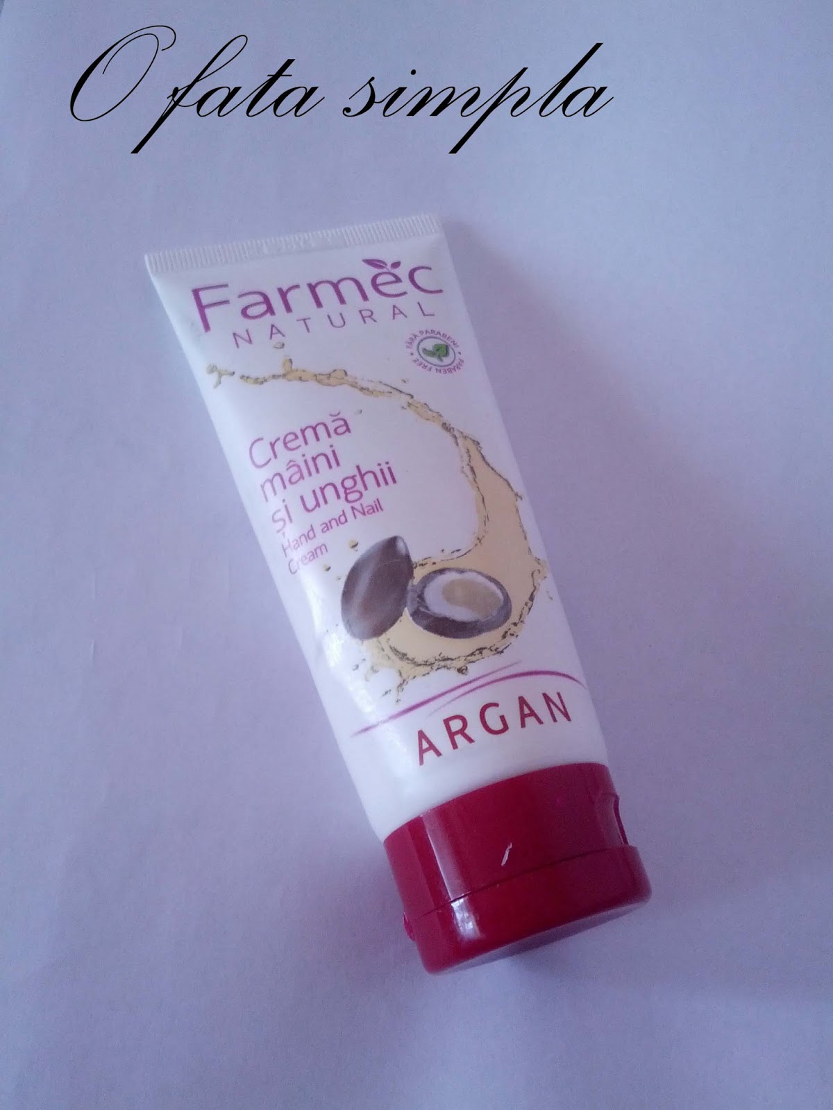 O fata simpla: Farmec Natural Hand and Nail Cream - Review
