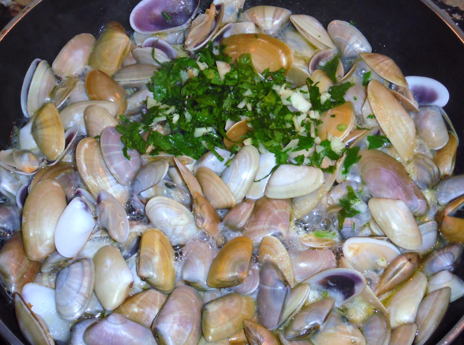 La familia en la cocina: Tallarinas abiertas a la plancha con su ajito ...