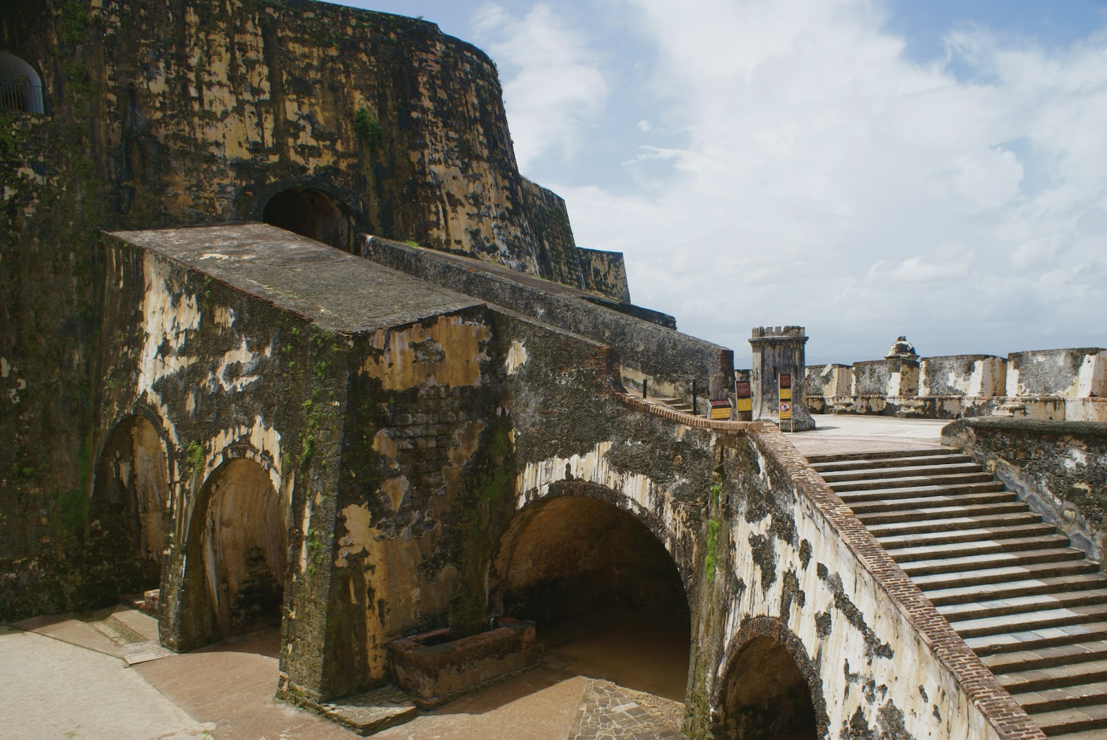 Aventuras en Puerto Rico!!: Inside El Morro level 4 and level 5