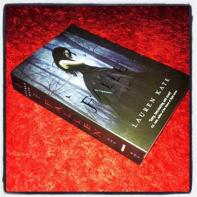 A Secret Reading Garden: Lauren Kate : FALLEN (1st book in The Fallen ...