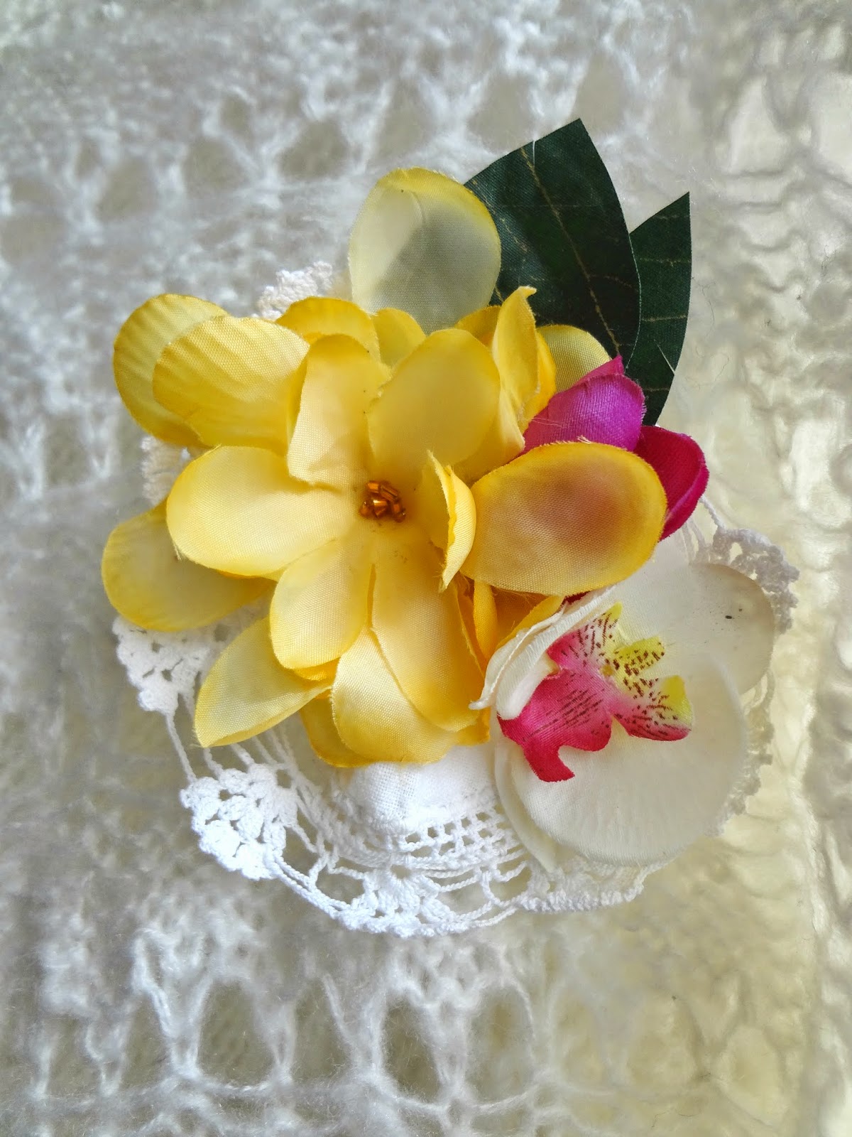 Little Treasures: DIY - A Flower Brooch to Celebrate March