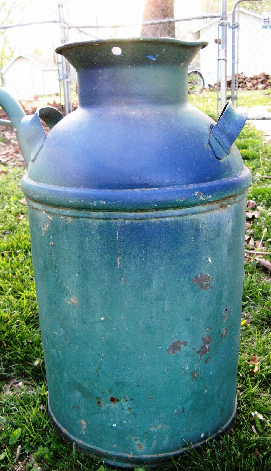 The Napping Quilter: Antique Milk Cans