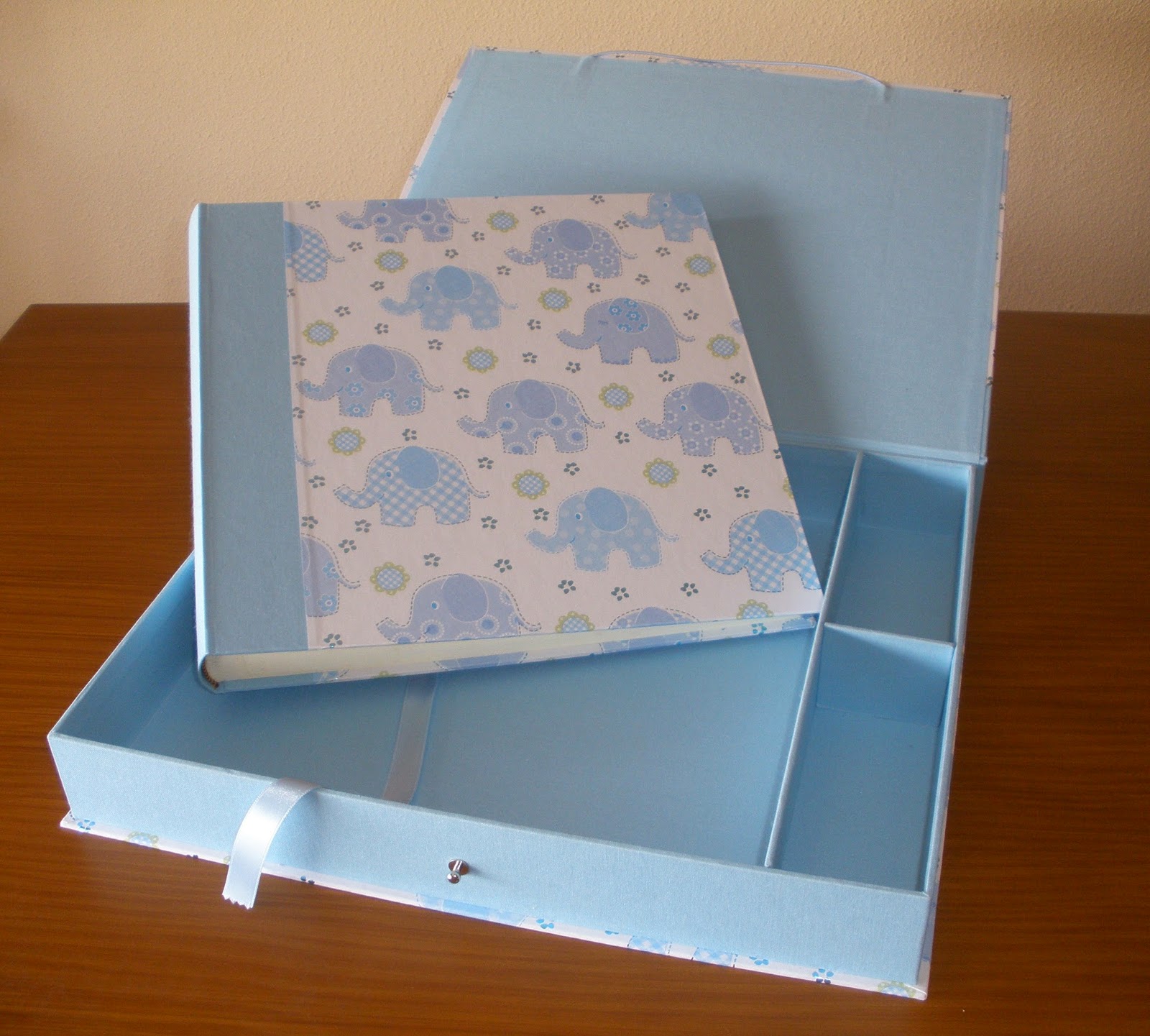 GUARDANDO MIS RECUERDOS: ALBUM CON CAJA PARA DIEGO