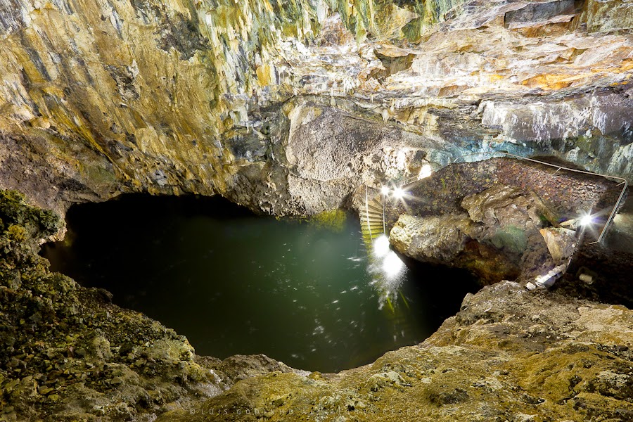 Ultimas Curiosidades: Algar do Carvão: O único vulcão visitável do ...