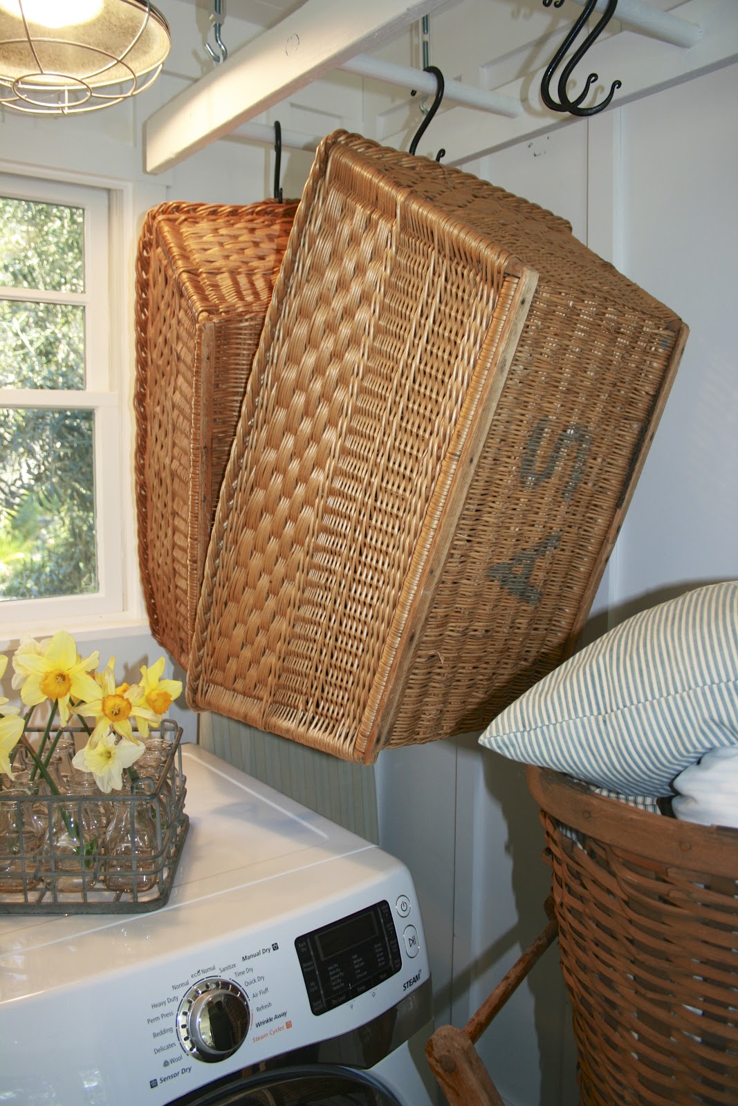 The Polished Pebble: Laundry Room Ladder Project