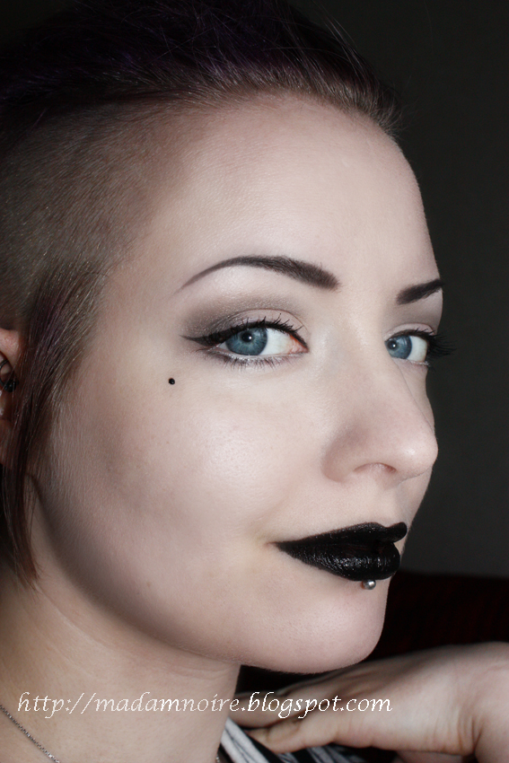 Madam Noire Makeup Studio: Gothic pinup