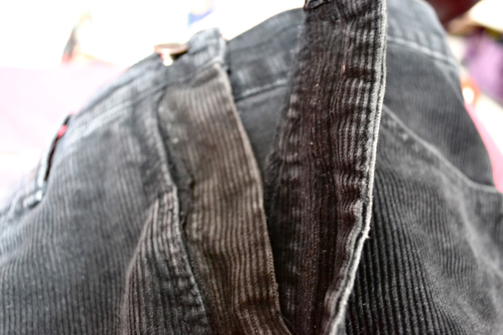 || DIY || Fixing that broken zip on your favourite shorts || | British ...