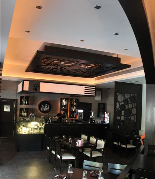 Mumbai Candid: Review: Fat Cat Cafe