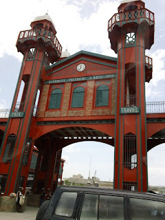 Lafrance en Haiti: Une petite visite au Marché Hyppolite (marché en fer)