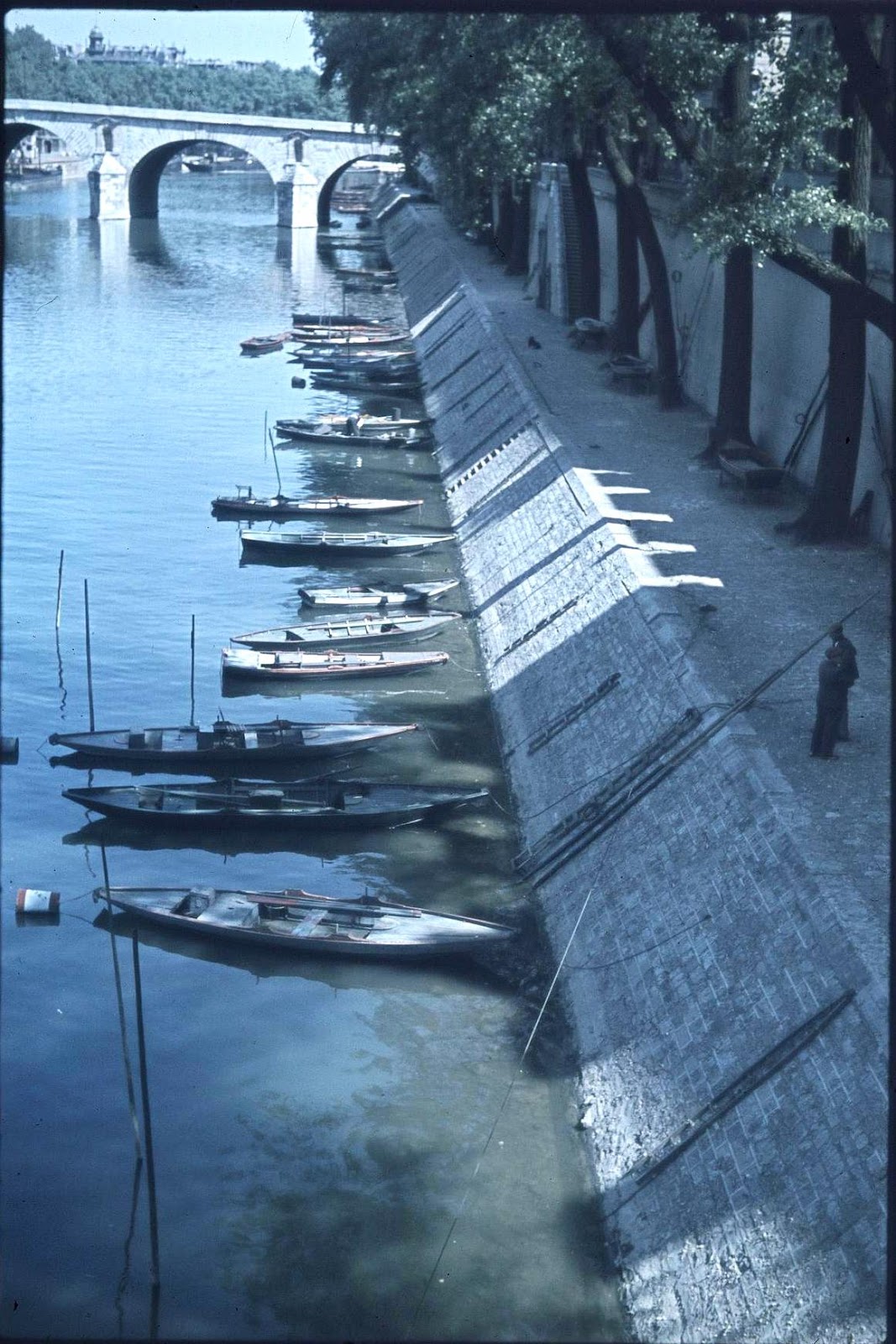 40 Fascinating Color Photographs That Capture Everyday Life on the ...