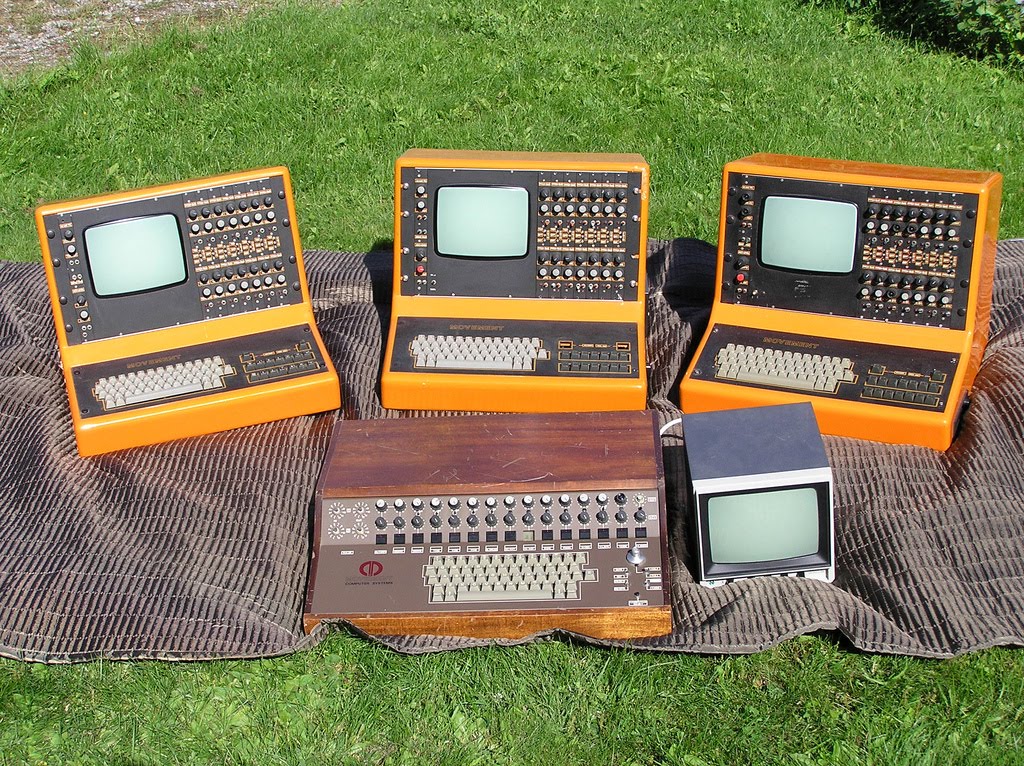 MATRIXSYNTH: Movement MCDU1 In The Garden