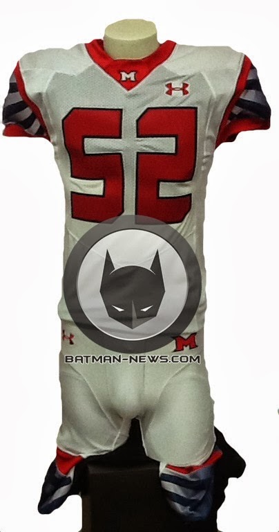 Football jerseys from "Batman vs Superman" are revealed!