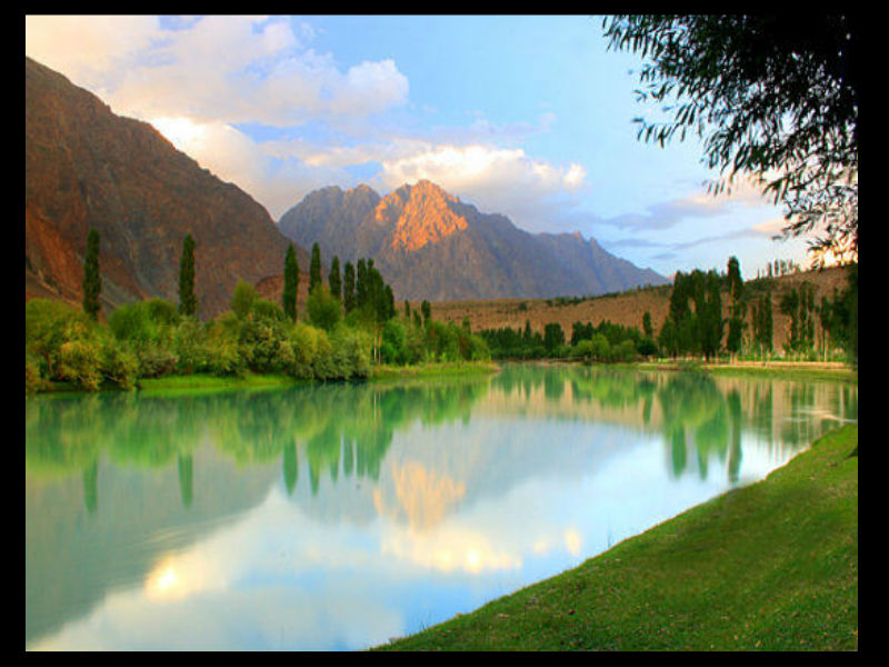 Spreebird: Phander Lake (Gilgit- Baltistan)