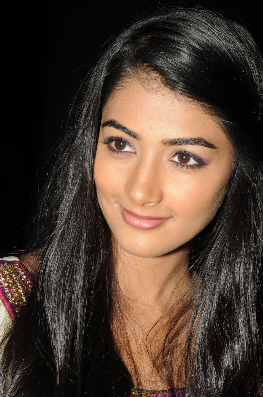SOUTH SPICY ACTRESS POOJA HEGDE CUTE CHARMING SMILE IN SLEEVELESS ...