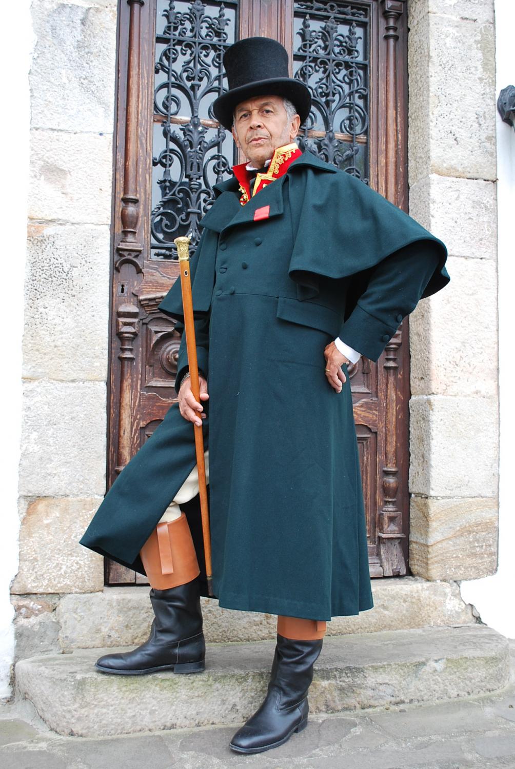 N'autre Monde: De la Cotte de maille à la Redingote