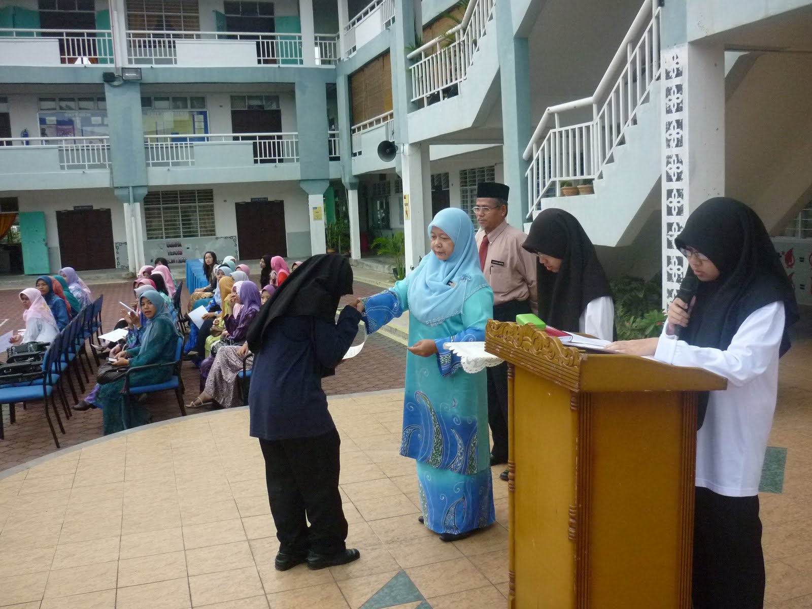 SEKOLAH BERASRAMA PENUH INTEGRASI JEMPOL BULETIN: PERHIMPUNAN KO ...