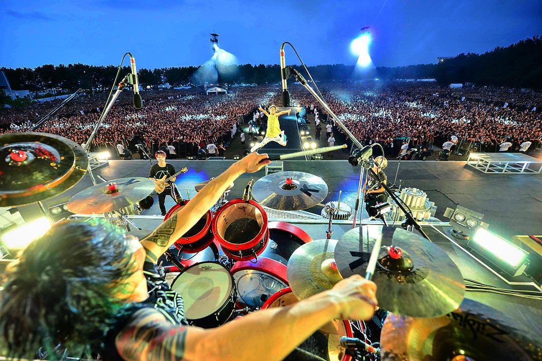 ONE OK ROCK: Special Live in Nagisaen (2016) \\ Concert - ONE OK ROCK ...